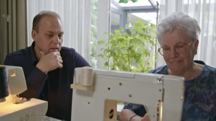 Emotionele beelden programma Frans Bauer over laaggeletterdheid