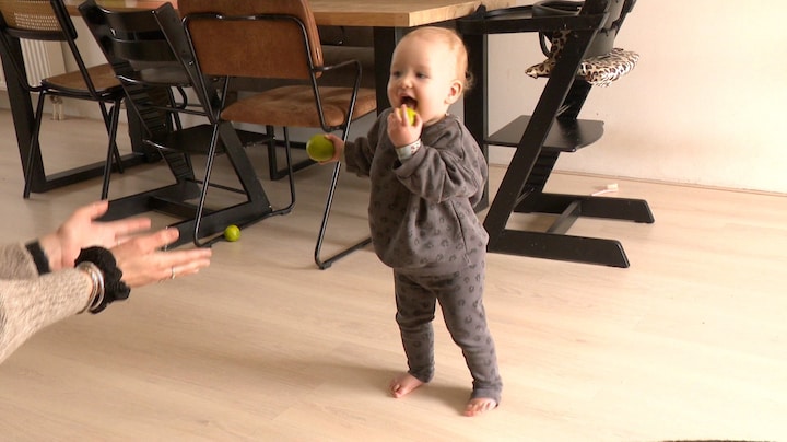 Je kind leren lopen met limoenen, werkt dat? 'Zorgt voor balans'
