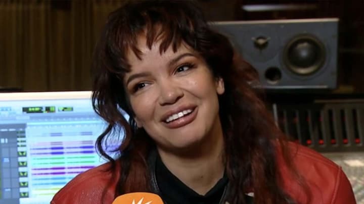 Eva Simons zingt over Expeditie Robinson op eerste Nederlandstalige ...