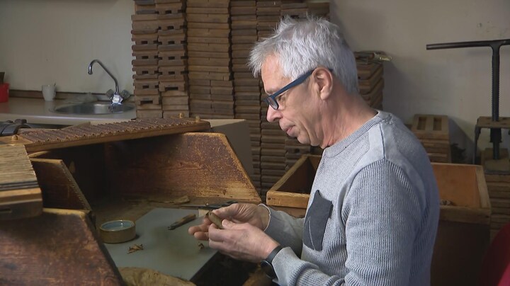 Richard rolt zijn laatste sigaar en dat doet pijn: 'Werk familie houdt ...