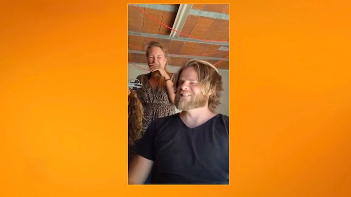 Pim Verleg van Een huis vol emigreert showt zijn nieuwe coupe