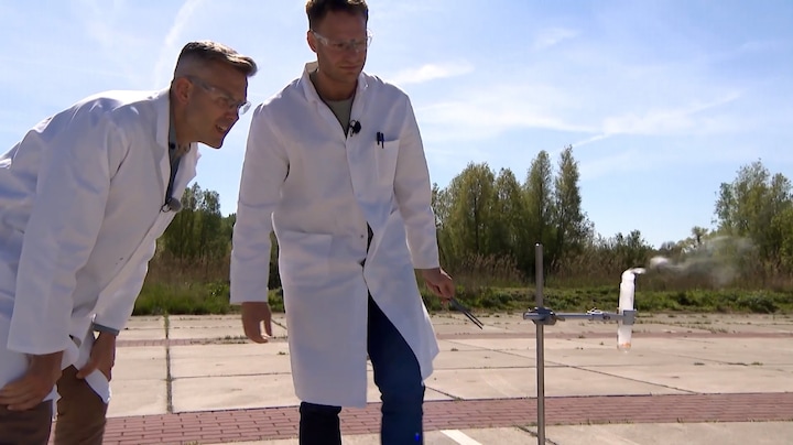 Wit of zwart: zo wordt de rook bij het pauselijk conclaaf gemaakt