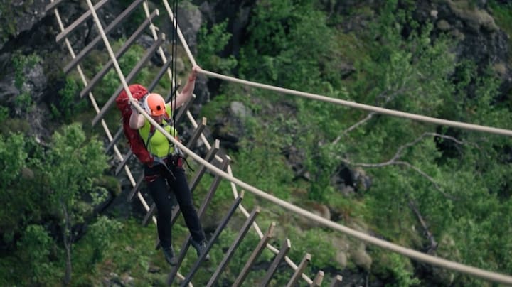 Brug boven afgrond met kandidaat doorgehakt: ‘Hij gaat toch niet het ...