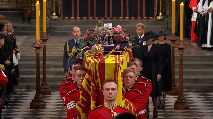 Begrafenis Queen Elizabeth: groots, meeslepend, en door haar zelf ...